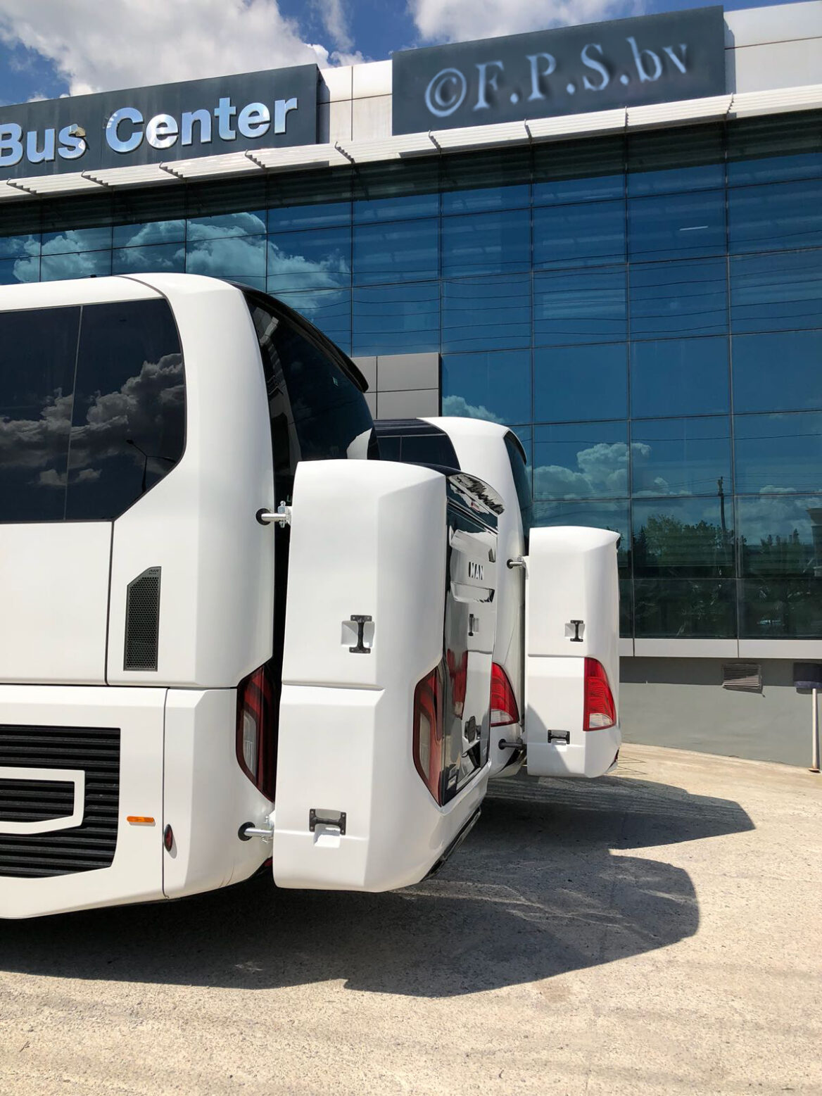 Skibox t.b.v. Lion's Coach Nw Mod. vanaf 2019 - Fleet Parts Supplier B.V.