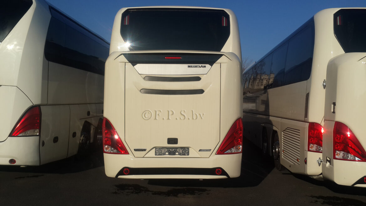 Skibox t.b.v. Neoplan Skyliner, Cityliner, Starliner, Tourliner - Fleet ...