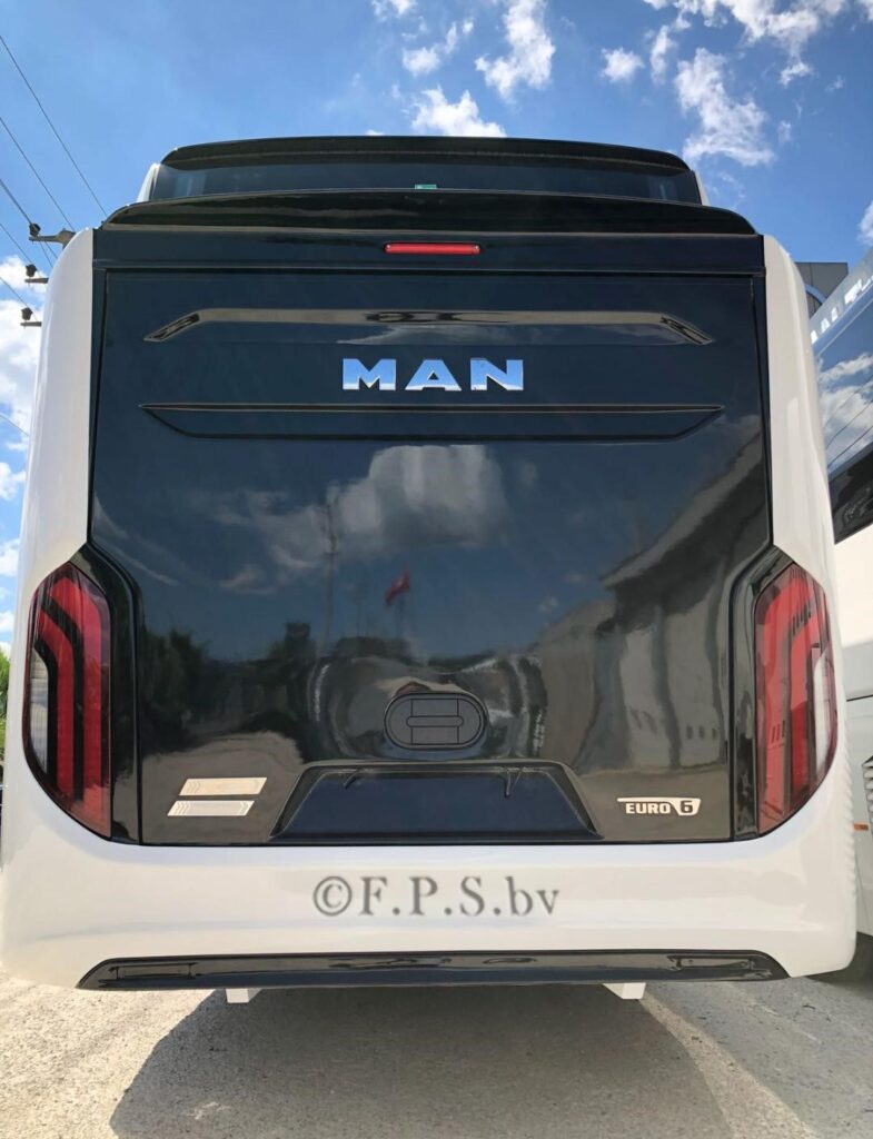 Skibox t.b.v. Lion's Coach Nw Mod. vanaf 2019 - Fleet Parts Supplier B.V.